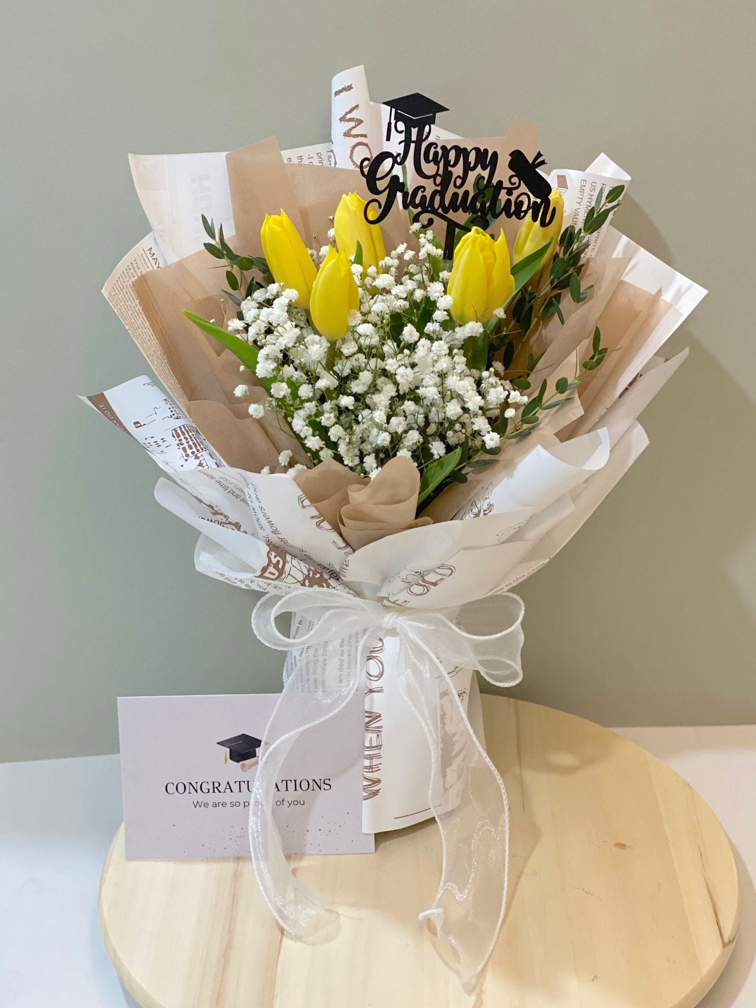 Graduation Flowers – www.wgifts.sg