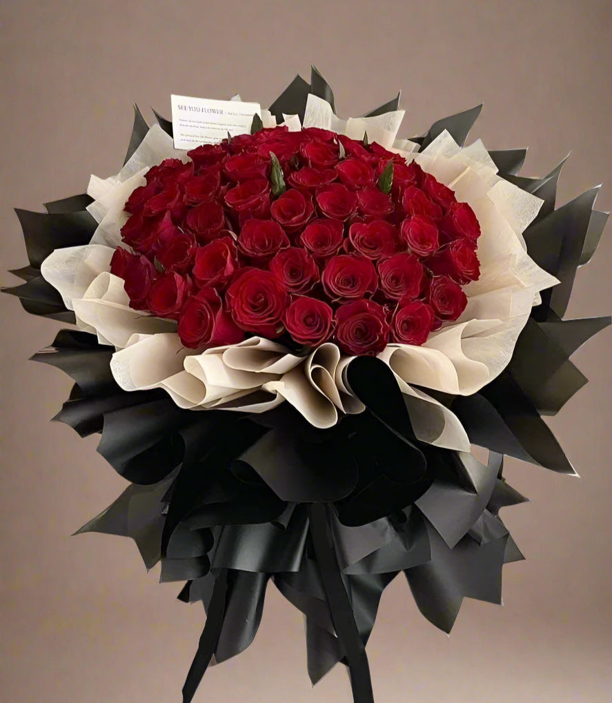 Grandeur Round Roses Bouquet - 50 Roses – www.wgifts.sg