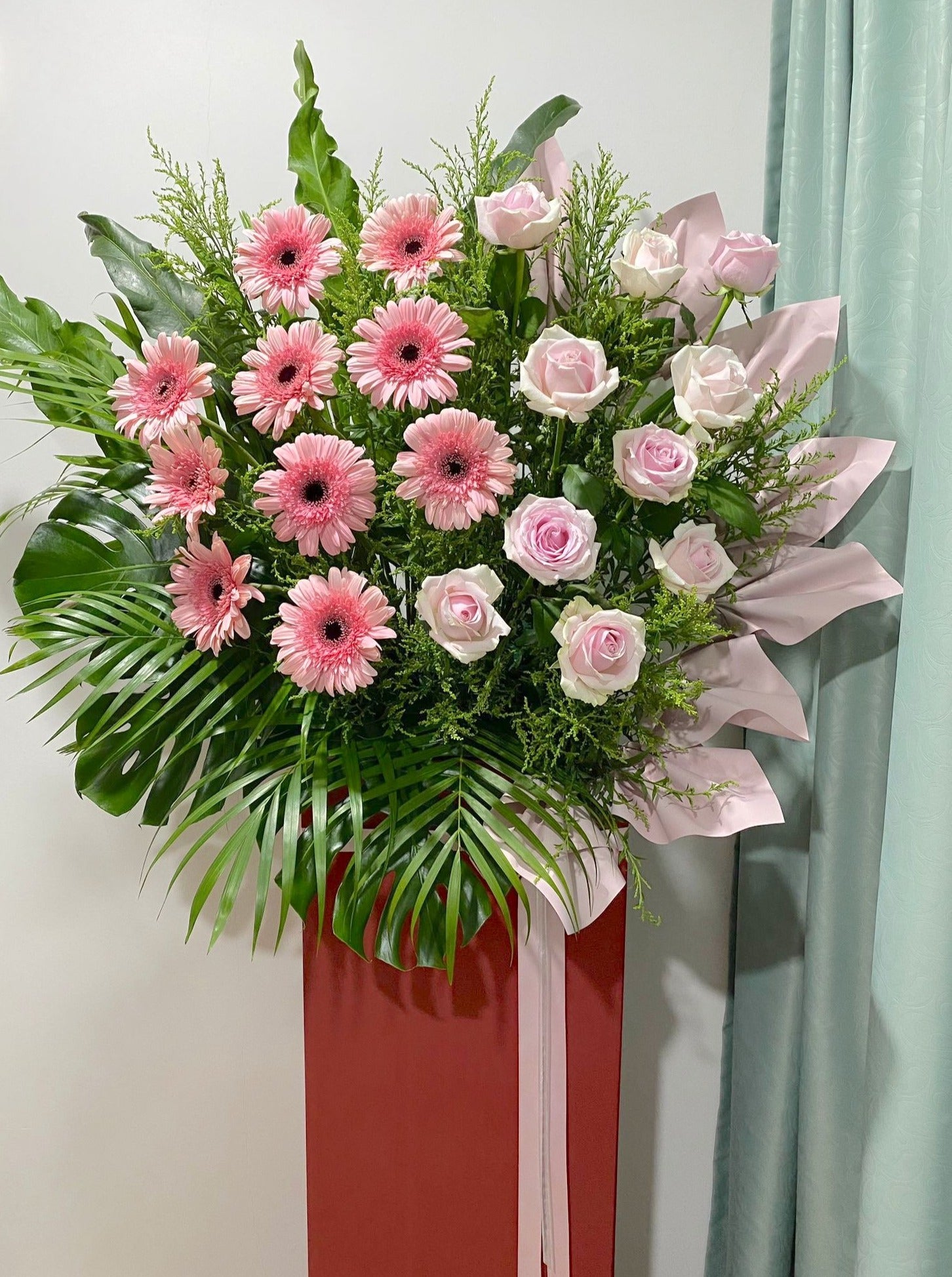Classic Congratulatory Flower Stand - Glory – www.wgifts.sg