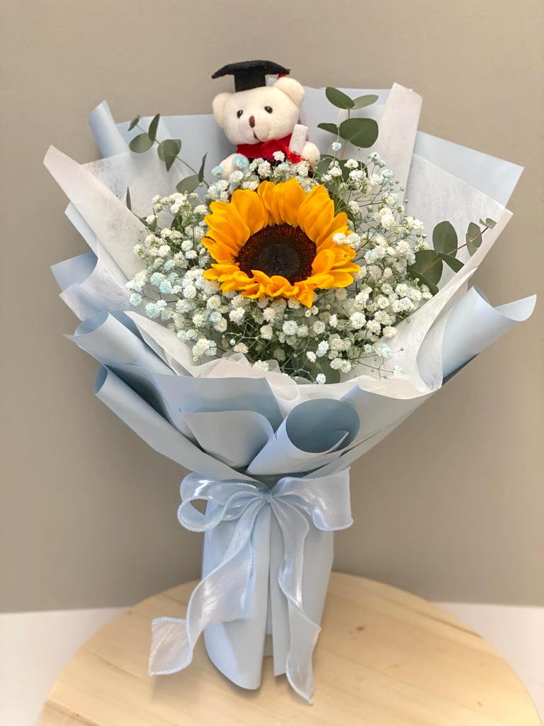 Graduation Flower Bouquet - Achievement – www.wgifts.sg