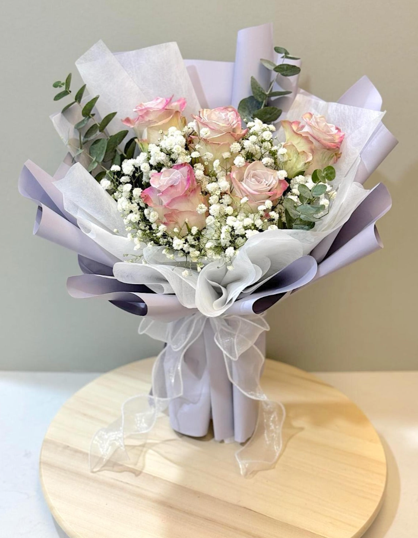 Signature Manta Roses Bouquet – www.wgifts.sg