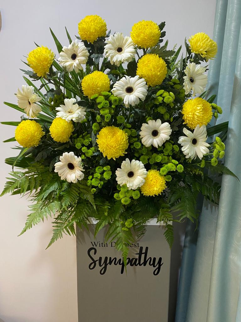 Classic Condolence Flower Stand - Rest in Peace – www.wgifts.sg