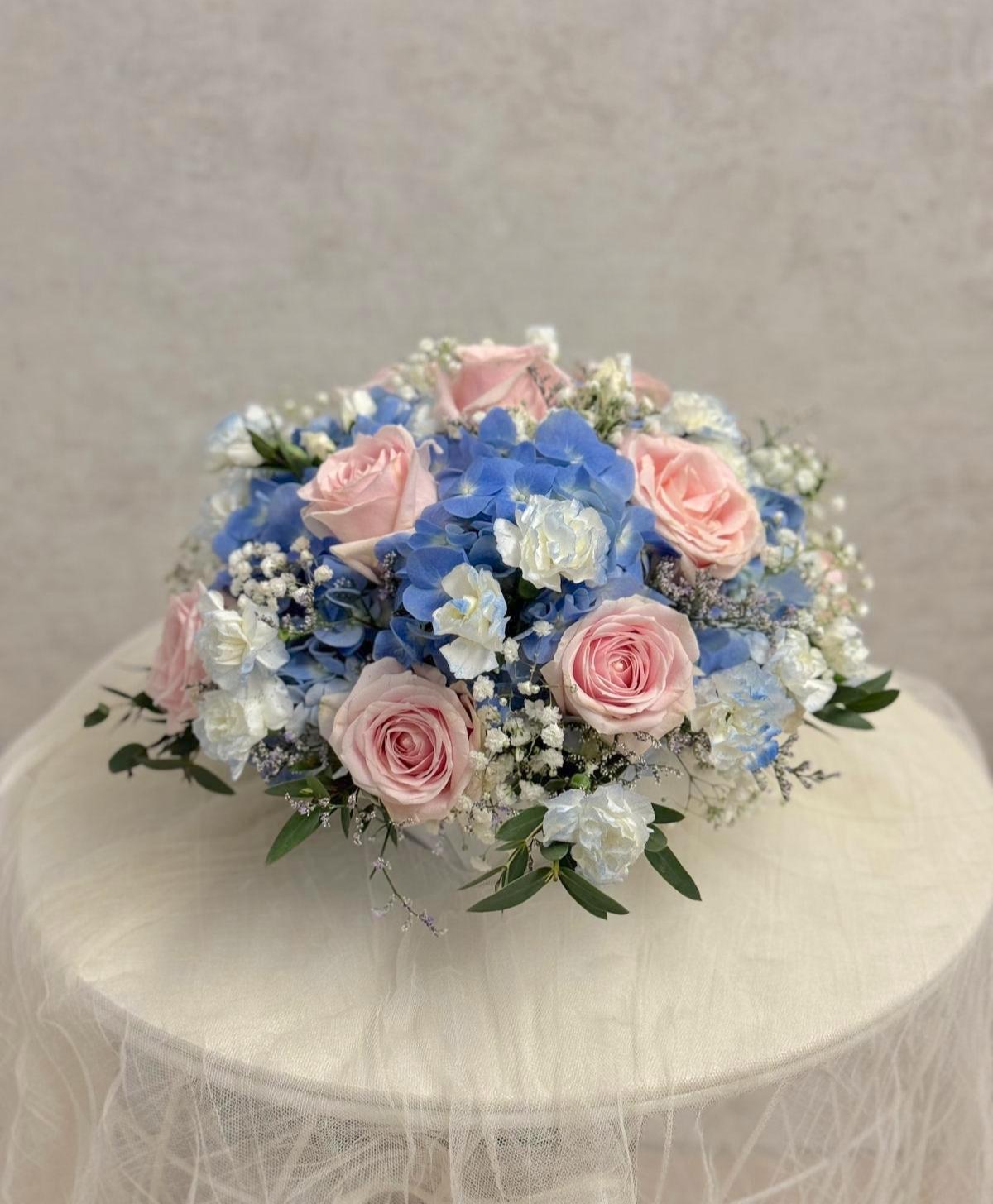 Round Flower Centerpiece – www.wgifts.sg
