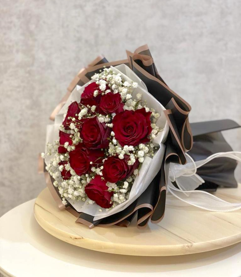 Signature Round Roses Bouquet - 10 Roses – www.wgifts.sg