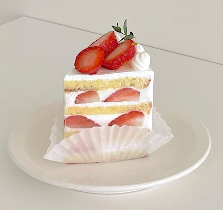 Strawberry Shortcake Slice Cake – www.wgifts.sg