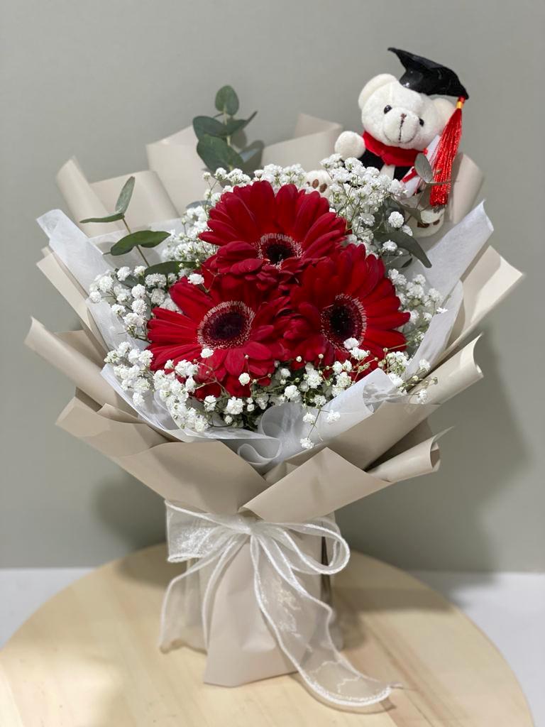 Graduation Flower Bouquet - Awesome – www.wgifts.sg